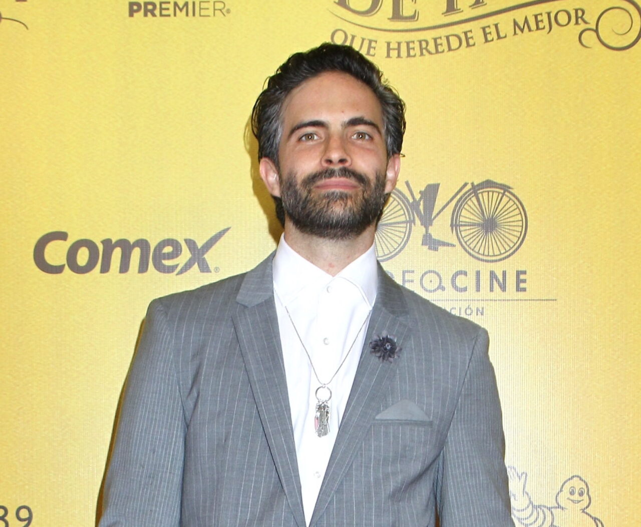 Osvaldo Benavides reacciona a muerte de dobles de su película