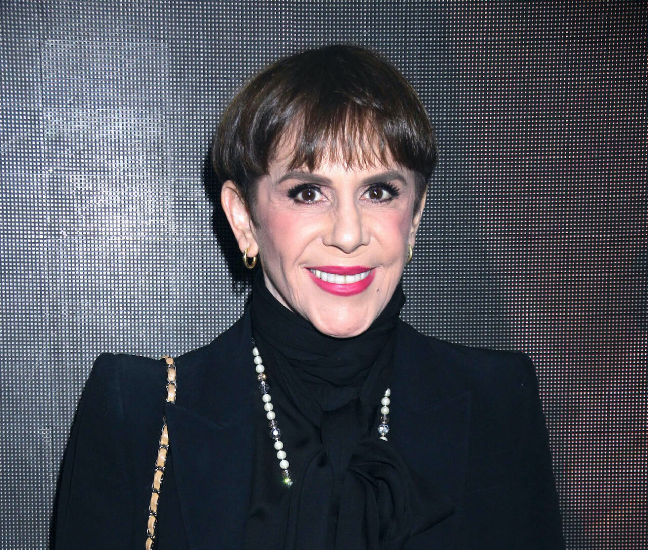 'El Güero' Castro guarda el lugar de Rebecca Jones en 'Cabo'